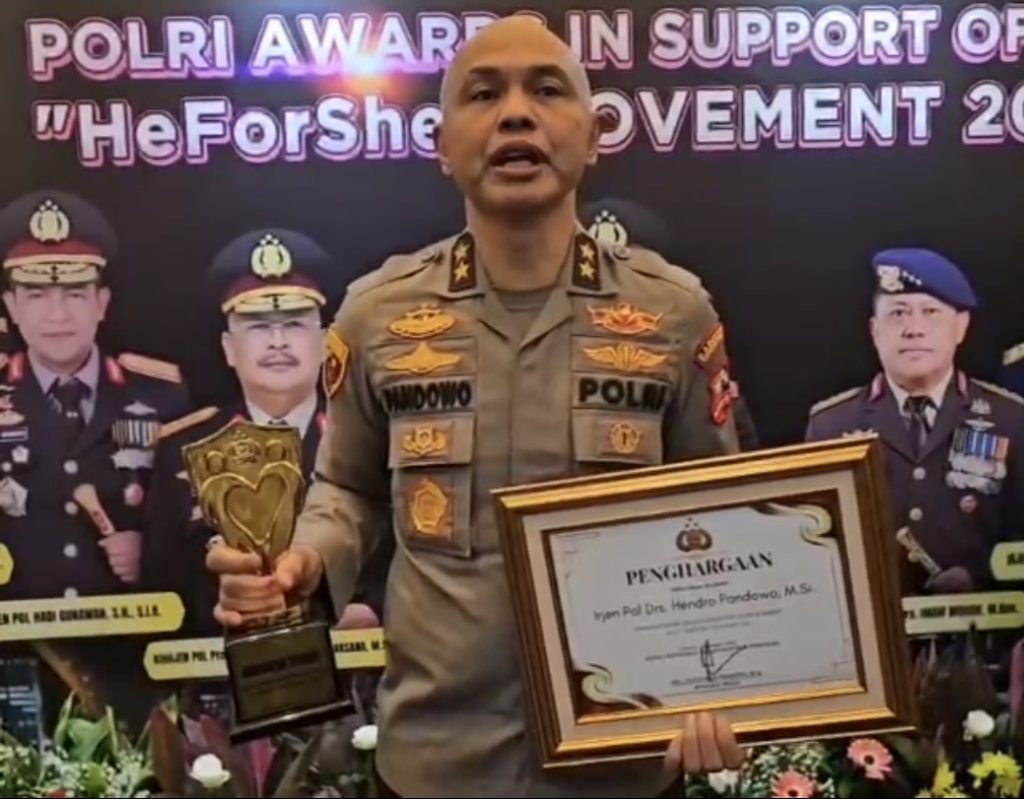 Irjen Pol Hendro Pandowo Raih Penghargaan dan Persembahkan bagi ...